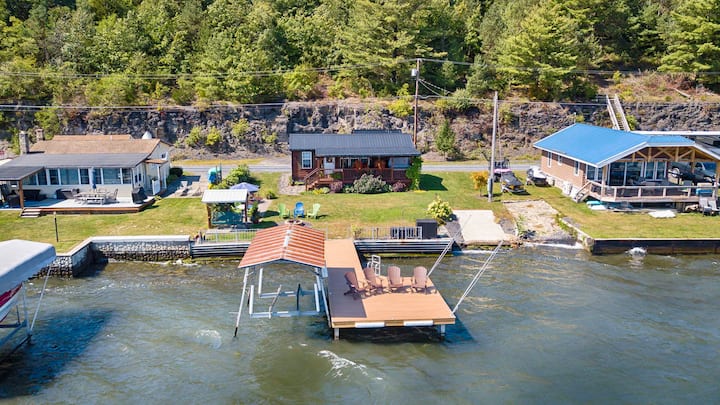 The Trottage: Modern 2 Bedroom Seneca Lake Home - Dundee, NY