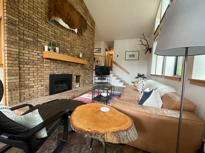 Peaceful Pines | Home Gym & Office, Near Trails - Fort Collins, CO