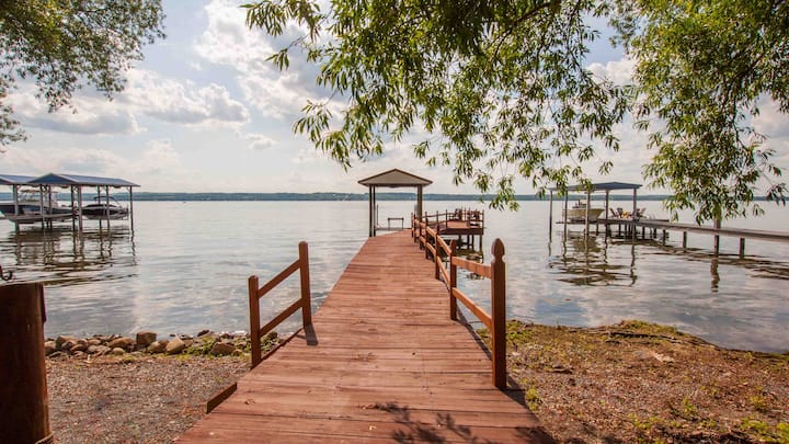 Willow Cove: Wine Country And Lake Living - Geneva, NY