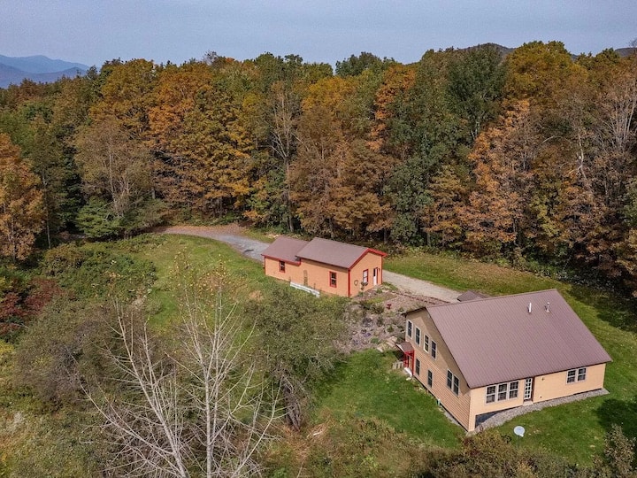 Private 3-bedroom Home - Waterbury Village Historic District