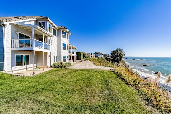 Quiet 5br Oceanfront | Hot Tub | Fireplace - Brookings, OR