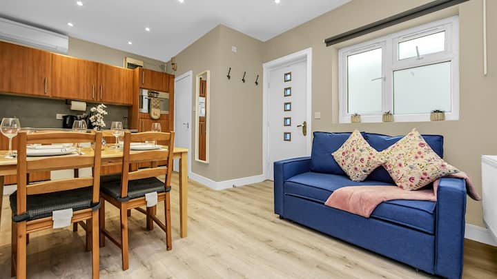 1br  Sweet Hideaway • Private Entry & Comfy Vibes - London