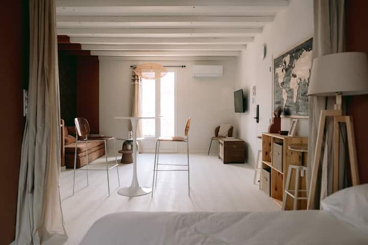 Le Voyage De Georges — 154 · Grand Studio Balcon - Boulazac