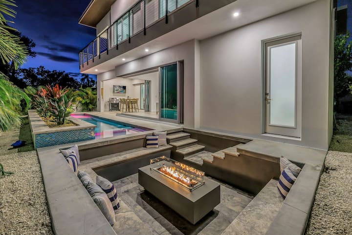 Luxury 6br Villa W/ Pool, Spa & Fire Pit - Sarasota, FL