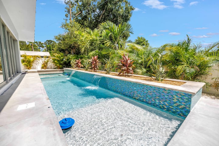 Luxury 6br Villa W/ Pool, Spa & Fire Pit - Sarasota