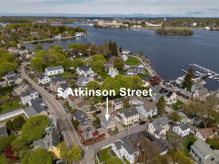 Charming Cottage In The Heart Of New Castle - Portsmouth, NH
