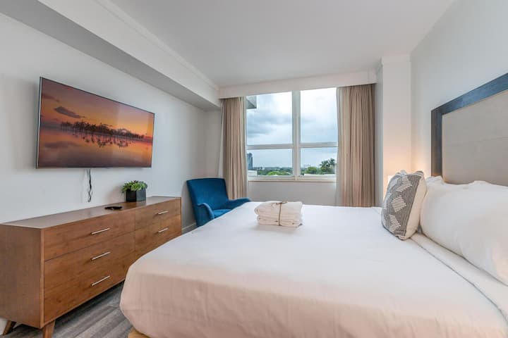 Cozy Coconut Grove Stay | Free Parking, Smart Tv - Miami, FL