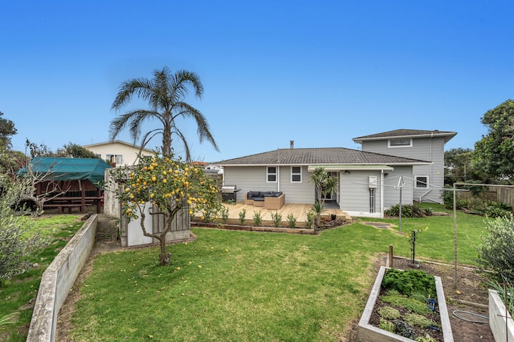 Twin Tide Retreat - Ohope Beach Holiday Home - Ōhope