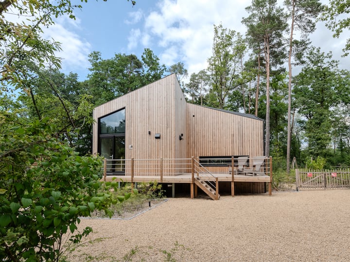Maison Au Design Unique Dans Un Endroit Calme - Hotton