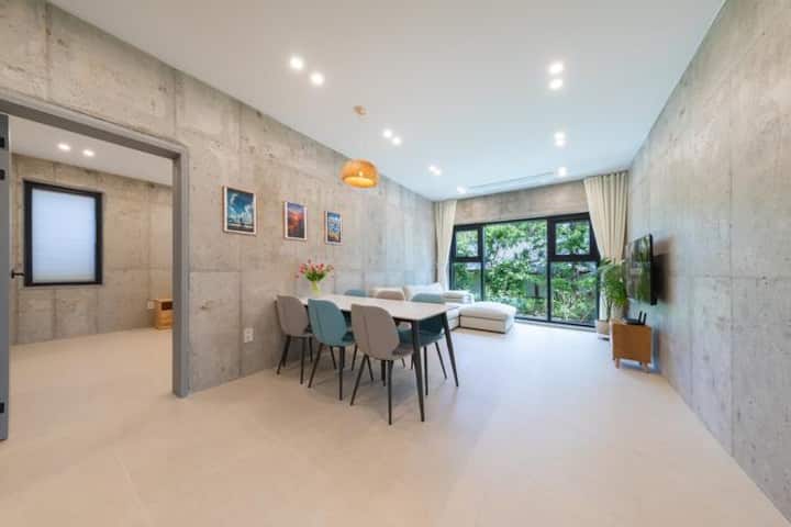 모던한 분위기의 객실, 101호(미니풀/4계절운영) - Gangneung-si