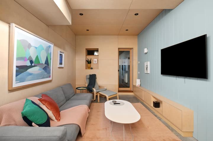 Heritage Meets Scandi I Town House In Geelong Cbd - Geelong