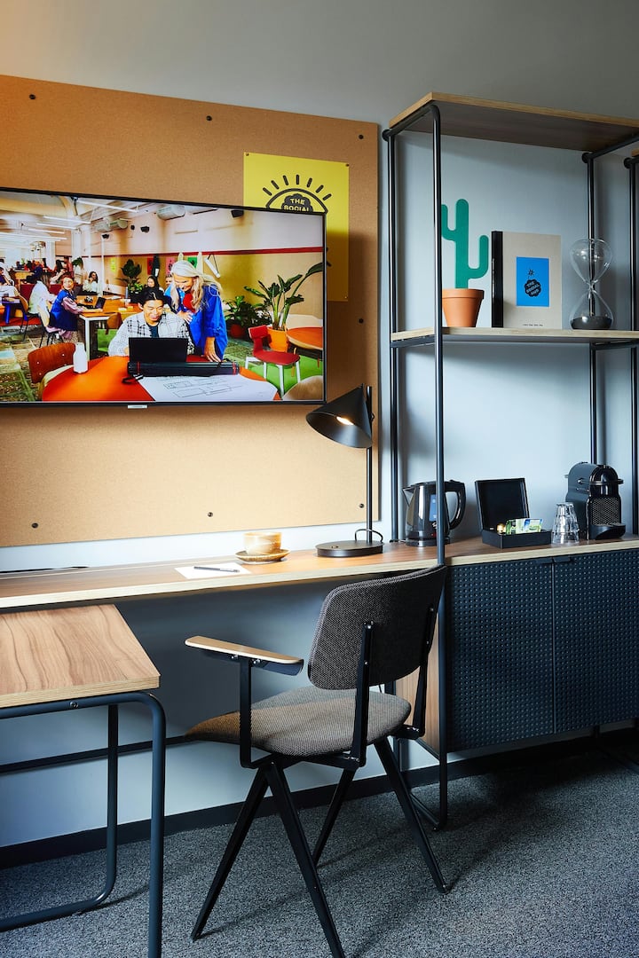 Executive Queen | Social Spaces To Connect - Le Zénith Toulouse Métropole