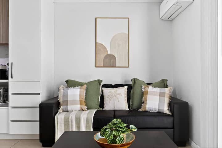 Relaxing Rockingham Hub For Business Travellers - Rockingham