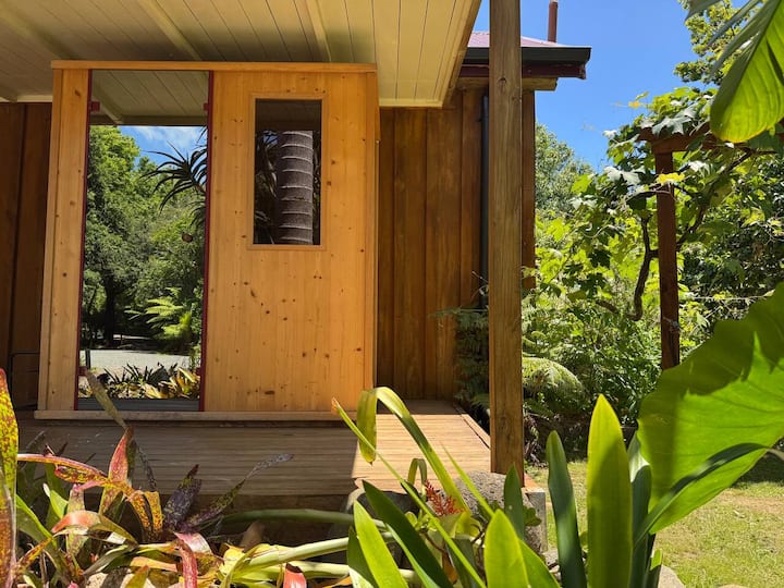 Stream-side Cottage, Driving Creek - Coromandel