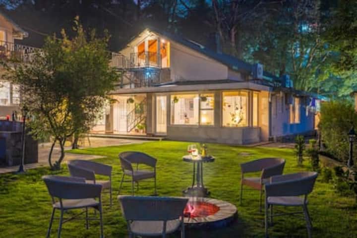 3bhk Stayvista Ellis Ville – Lawn & Bonfire - Kasauli