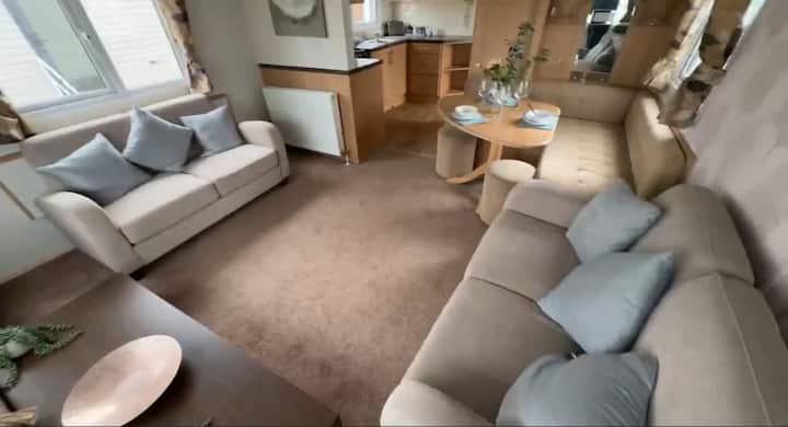Cosy Caravan At Seawick Holiday Park Ref 27431sw - Essex