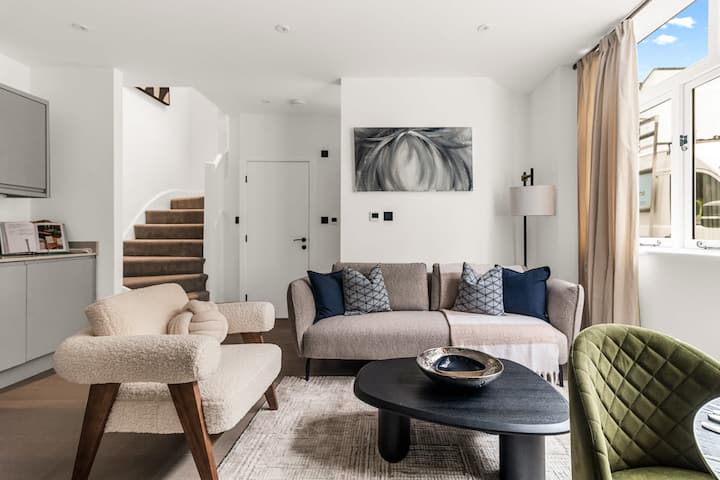 Immaculate 2-bed Hideaway -