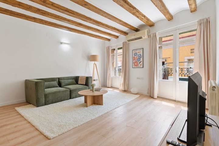 Sant Antoni Mensuel : 75m² + Bureau + A/c - Badalona