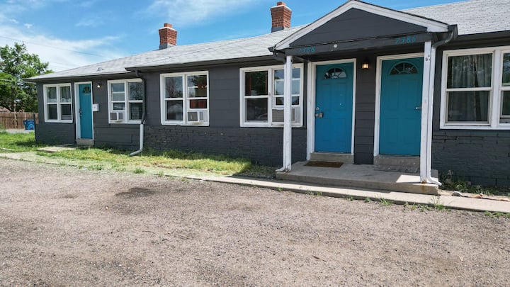 Cozy King Bed Hideaway Near Top Concerts & Sports - Central Park - Denver