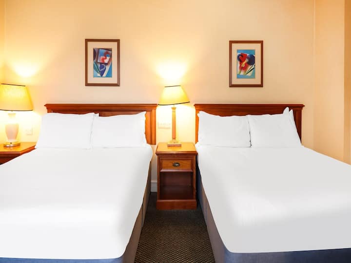 Oyo Tong Park Hotel Salle Familiale De Luxe Pour 4 - Leeds