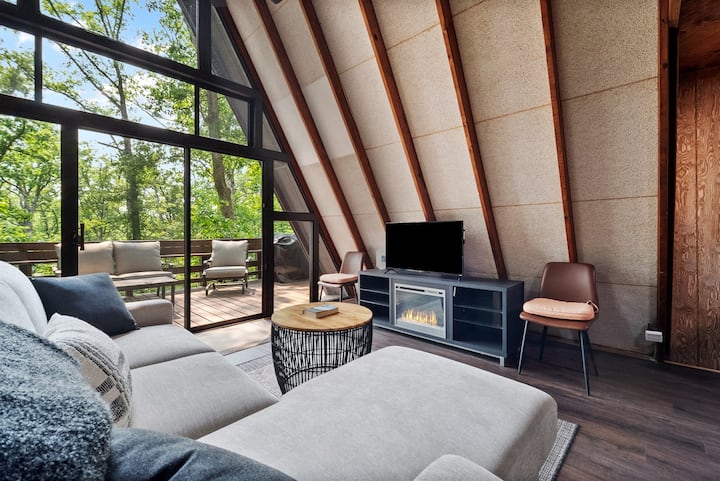 Cozy Wooded Retreat - Newly Updated - Innsbrook, MO
