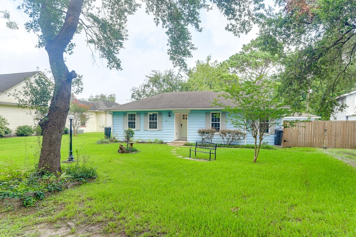 Walk To Parks & Main St: Renovated League City Gem - League City, TX