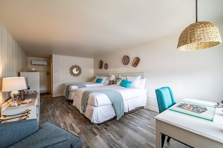 Beachside Queen Haven - Dewey Beach, DE