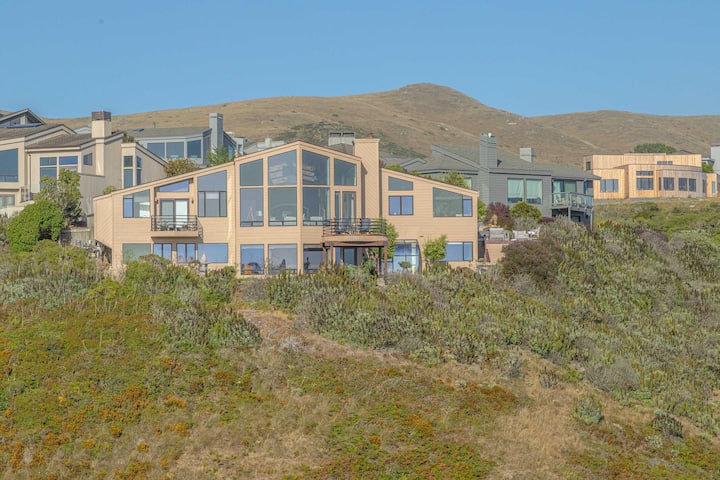 Expansive Ocean-view Retreat W/ Home Theatre & Spa - Dillon Beach, CA
