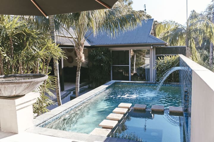 Grand Luxe Villa - 2 Br Retreat With Pool And Spa - Byron Bay