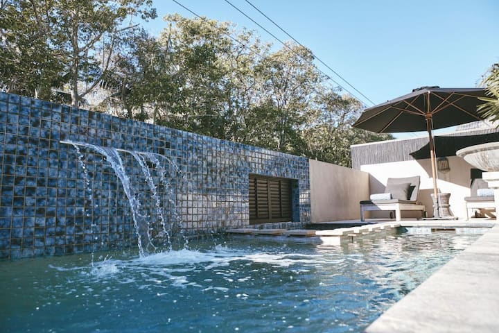 Grand Luxe Villa - 2 Br Retreat With Pool And Spa - Byron Bay