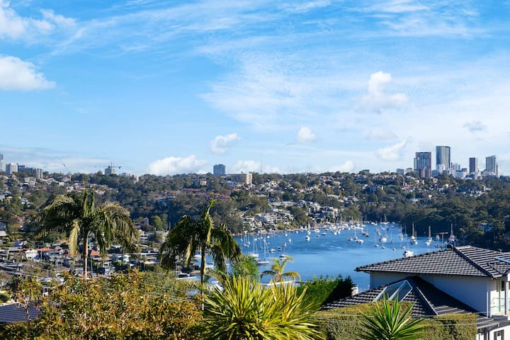Peaceful Mosman 4br Home With Stunning Water Views - Manly