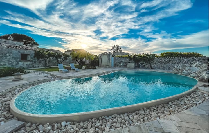 Beautiful Home In Martano - Torre dell'Orso