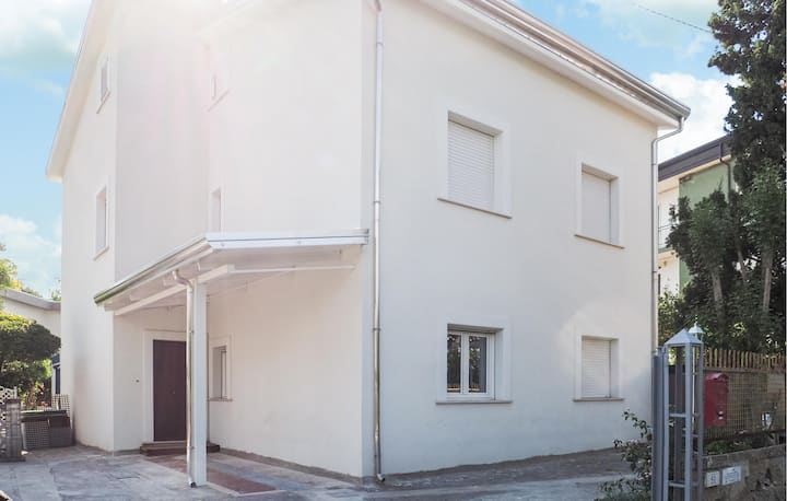 Gorgeous Apartment In Capaccio Paestum With Wifi - Paestum