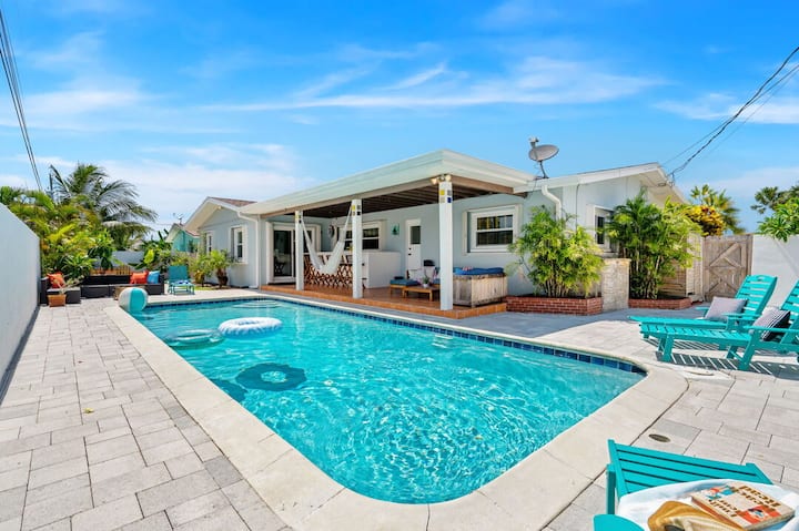 Tropical Retreat; Home With Pool & Hot Tub! - Satellite Beach, FL
