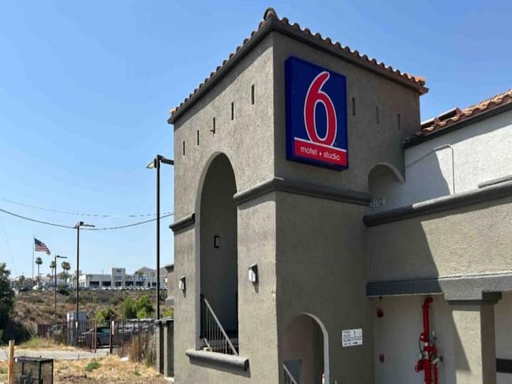2 Lits Queen | Ns | Réfrigérateur - Canyon Lake, CA