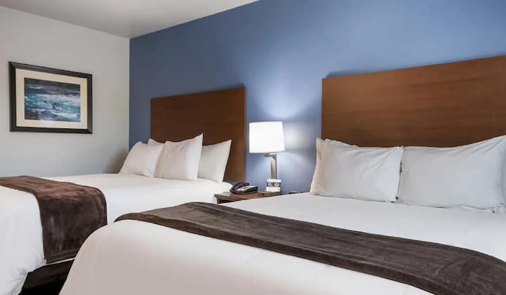 Spacious Manchester Room Perfect For Relaxation - Bozeman