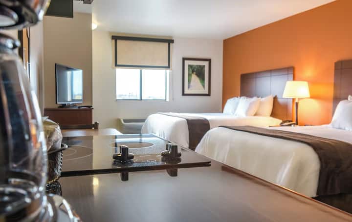 Pet & Cooking-friendly Room Near Medical Center - Fargo, ND