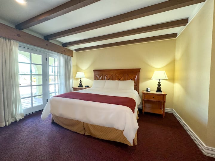 3 Stylish Units W/ Pool, Dining & Scenic Courtyard - Nuevo Laredo