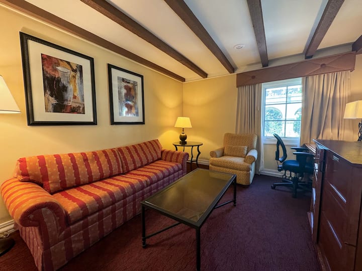 Spacious Suite W/ Pool & Gym Access Near Top Sites - Nuevo Laredo