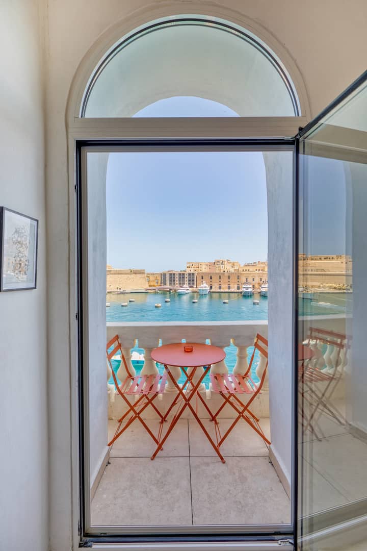 Elegant Apartment With Balcony In Isla - La Valeta