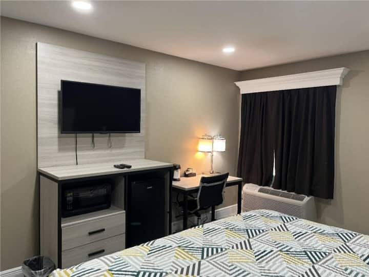 Motel 6 Houma, La_1 King Led | Mob Acc R - Houma, LA