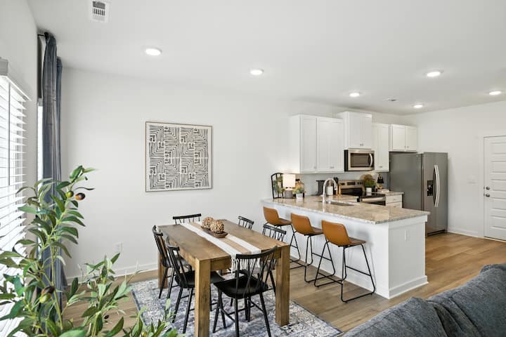 New! Discovery Point Getaway - Huntsville, AL