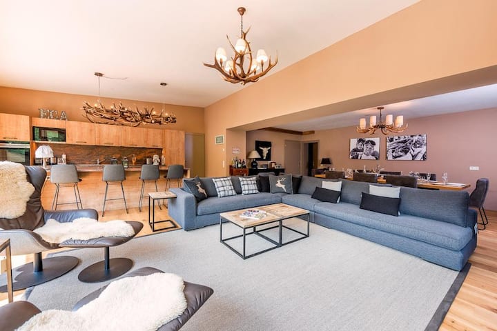 Chalet Blake -
