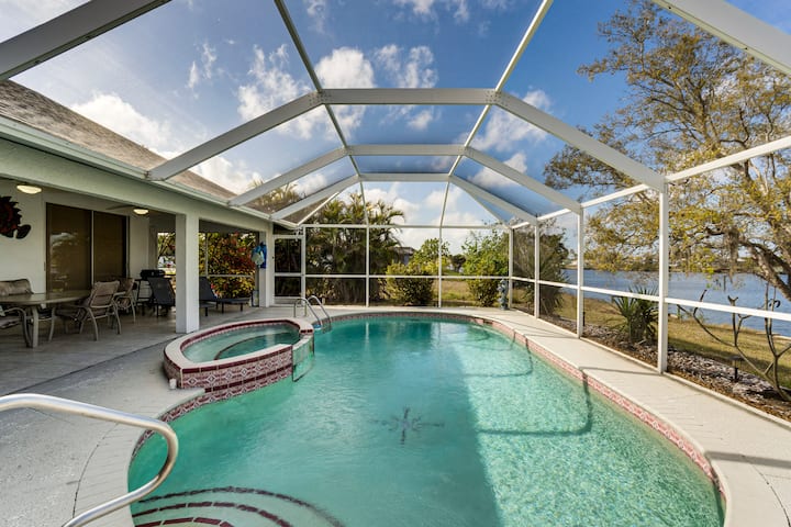 Pool & Dock! Canal-front Port Charlotte Home - Port Charlotte