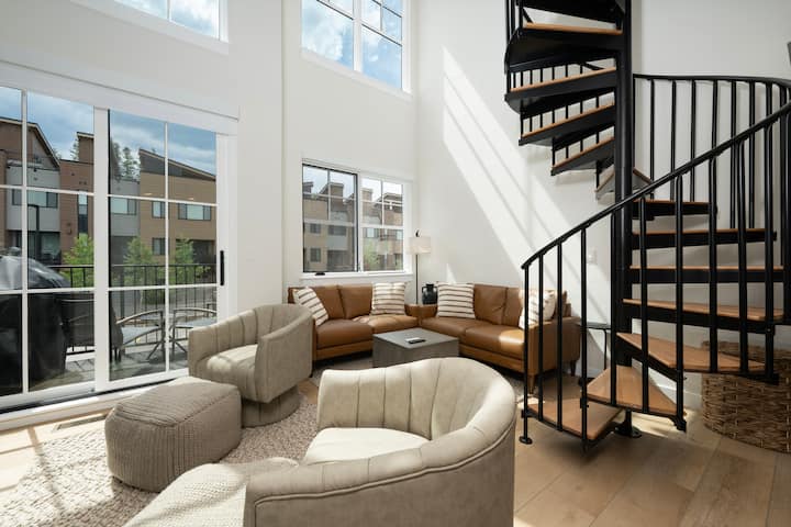 New 1 Bedroom, Downtown, Mt Views And Private Ht - Fraser, CO