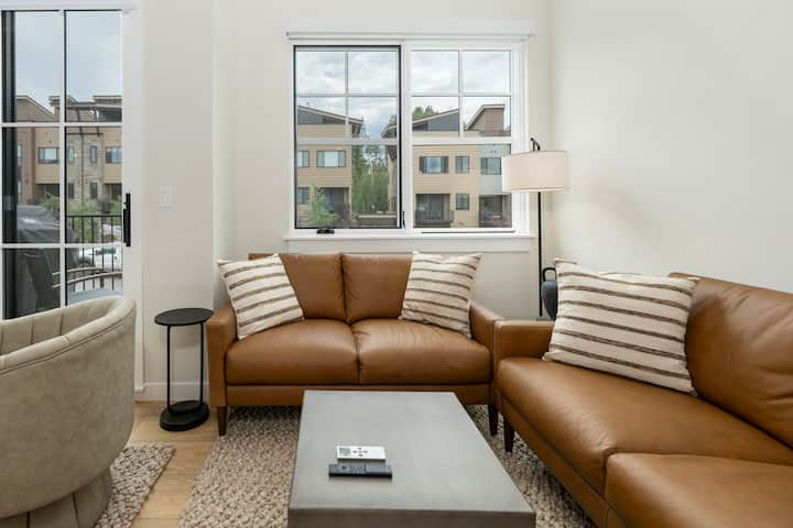 New 1 Bedroom, Downtown, Mt Views And Private Ht - Winter Park, CO