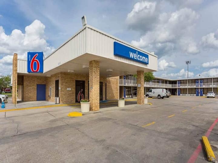 Motel 6 Baton Rouge, La - Southeast_2 Fu - Baton Rouge, LA