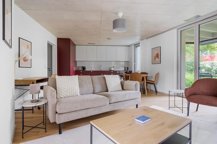 Blueground | Saatlen, Balcony, Nr Zürich Zoo - Zurich