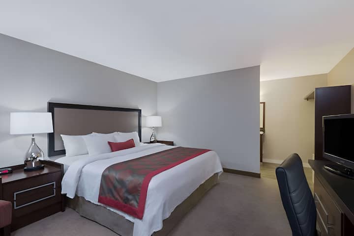 King Bed | Ramada Boston | Access To Fenway Park - Boston, MA