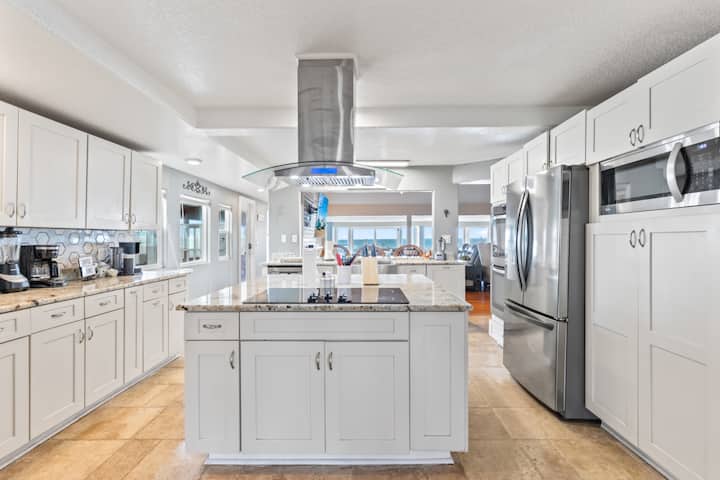 Huge Oceanfront, Pool, Hot Tub, Fire Pit, Games - Daytona Beach, FL